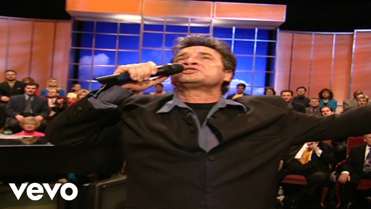 Bill & Gloria Gaither - Trumpet of Jesus [Live] ft. Russ Taff - YouTube