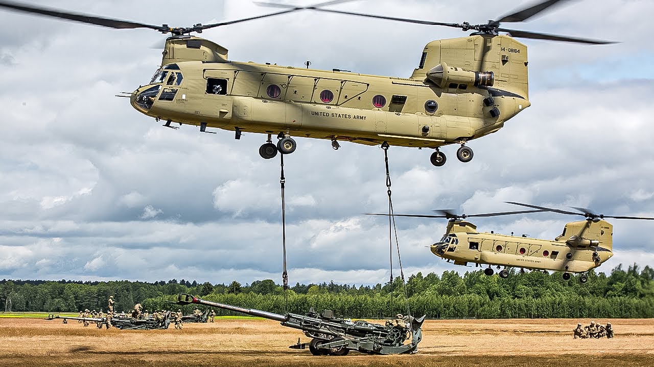 Meet the American CH-47 Chinook Helicopter's Unmatched Heavy-Lift ...