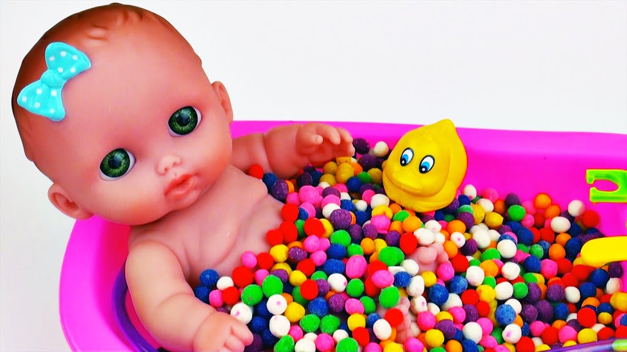 Baby Doll Bathtime play-doh Dippin Dots baby doll bath bubble fun ...