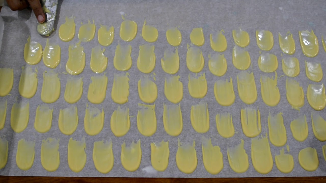 Chocolate Brush Stroke Technique for Cakes - YouTube