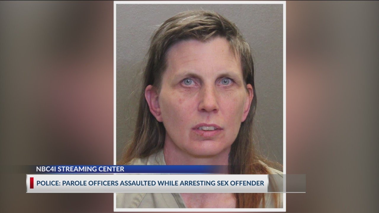 Police Parole Officers Assaulted By Woman While Arresting Sex Offender Youtube
