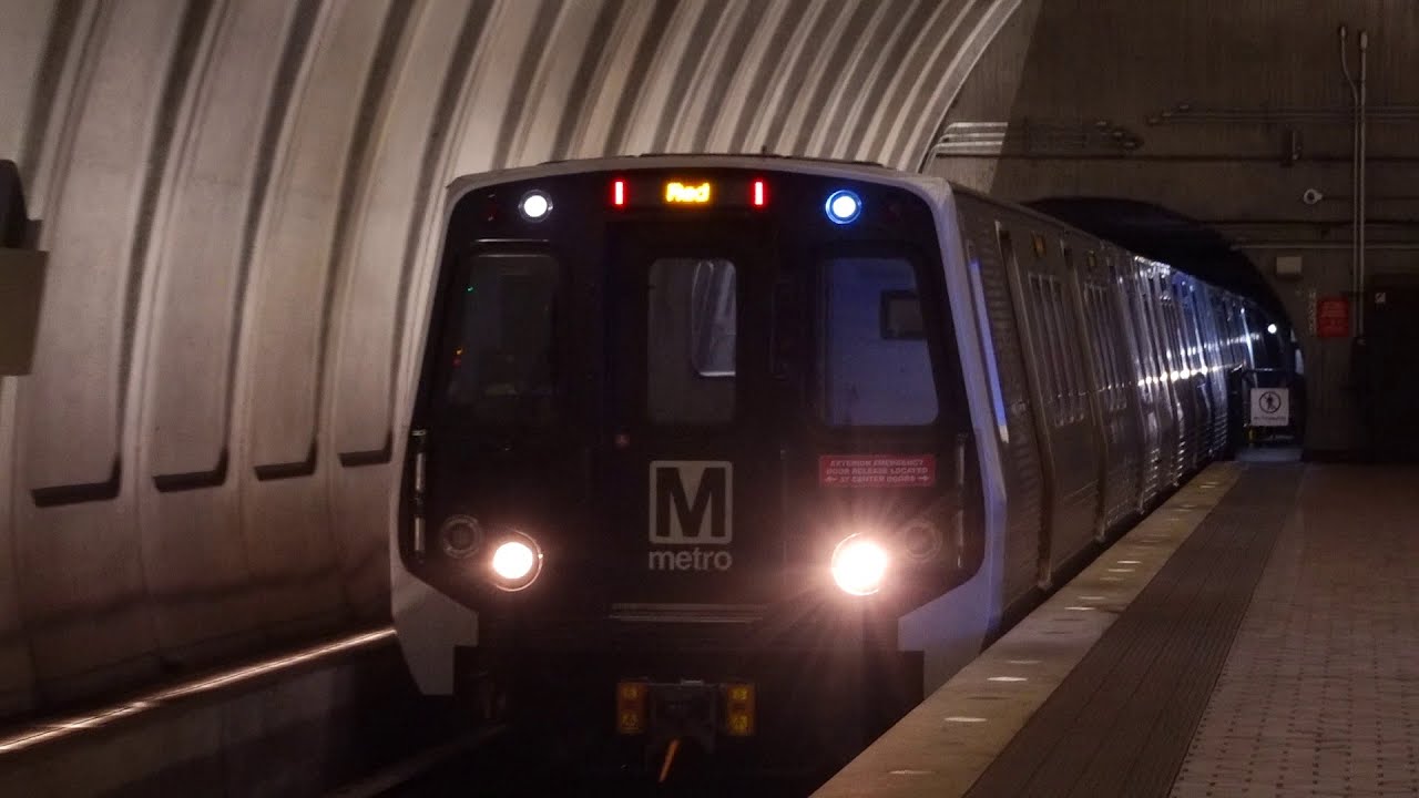 WMATA Metrorail : Shady Grove Bound 7000-Series Red Line Train ...