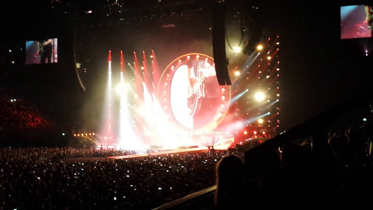Queen Ziggo Dome Amsterdam 30.01.2015 One Vision - YouTube