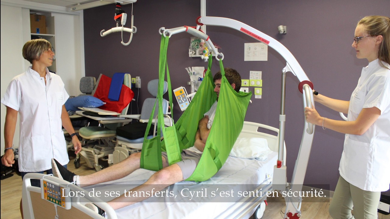 Présentation d'une aide technique - Le lève-personne - YouTube