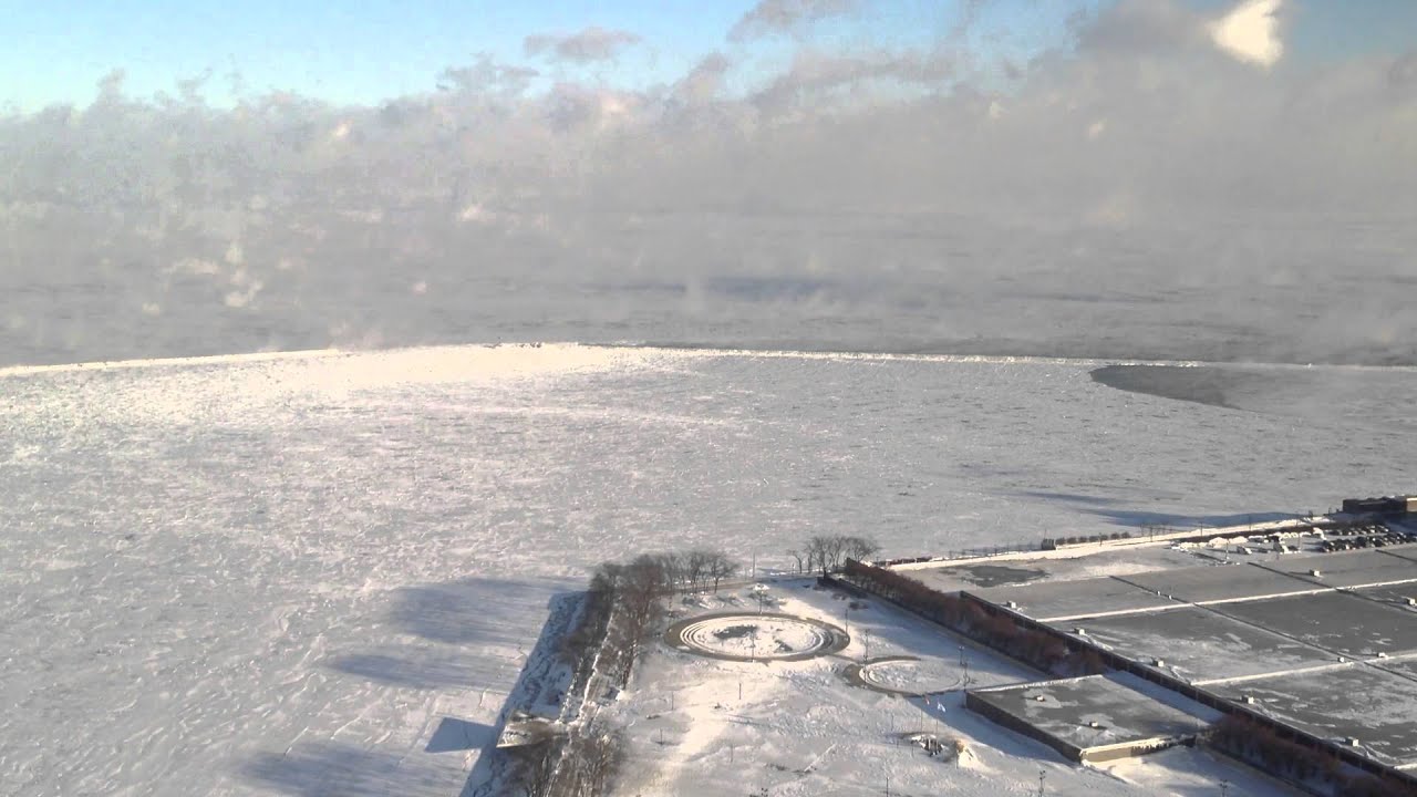 Chicago winter arctic vortex causing Lake Michigan to Steam. Amazing ...