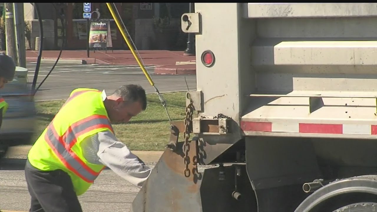 Strike avoided for now at Mahoning County Engineer's Office - YouTube