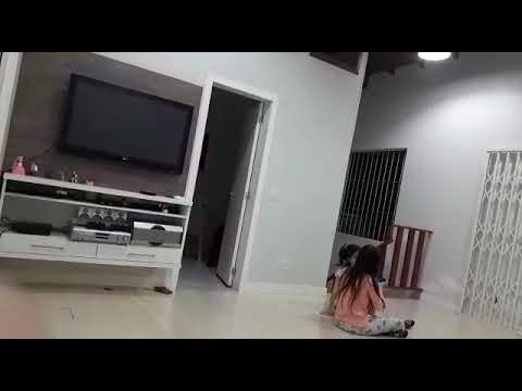 Sofia e Amanda dançando Jazz