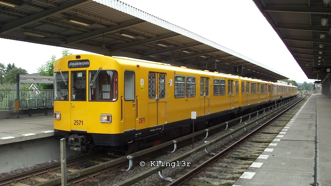U-Bahn Berlin F-Zug Ein- und Ausfahrt in Biesdorf-Süd mit Hupe U5 [HD ...