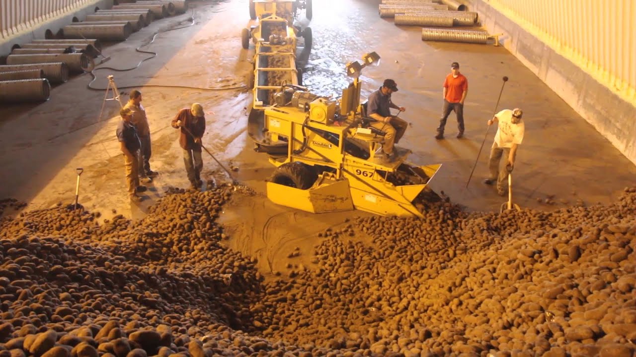 Use the Double L Scoop for Gentle Commodity Handling - YouTube