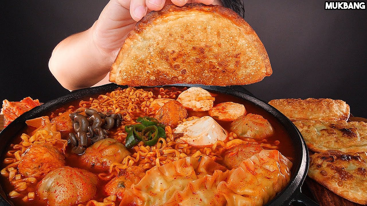 ASMR MUKBANG | SPICY TOFU FIRE NOODLES 🍜 RAMEN DUMPLING MUSHROOM KIMCHI ...