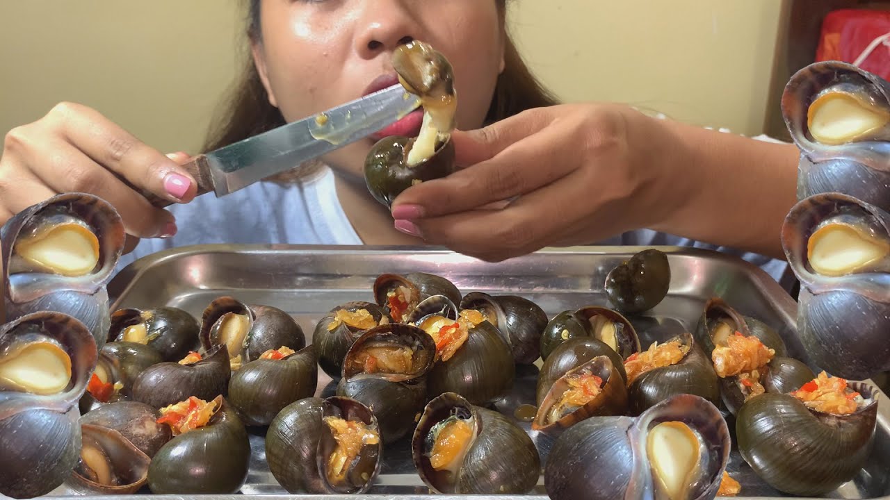 snails mukbang asmr, snail with chili Sauce so spicy - YouTube