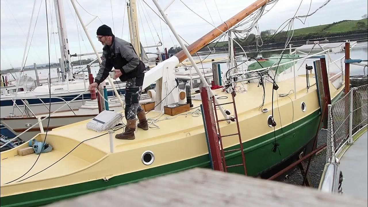 Wylo 2 Raising Mast Single Handed - YouTube