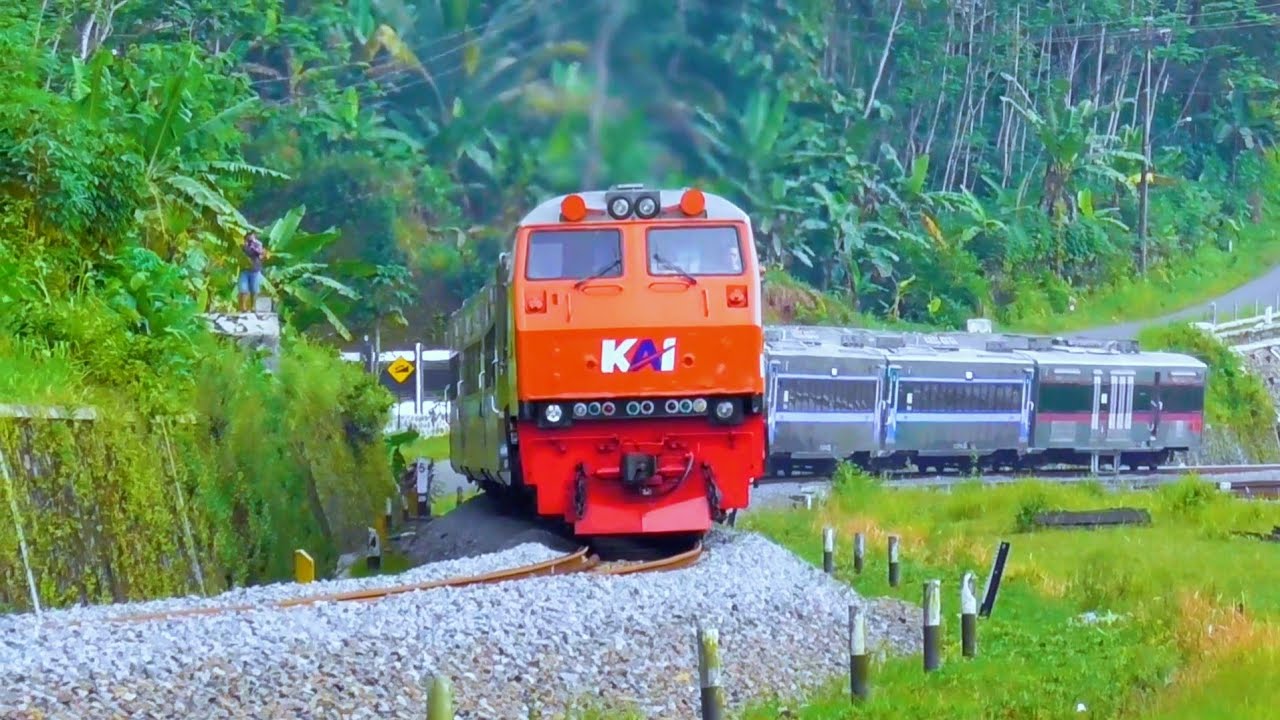 TOP‼️17 KERETA API BERLIVERI RNB, WNB, & VINTAGE - YouTube