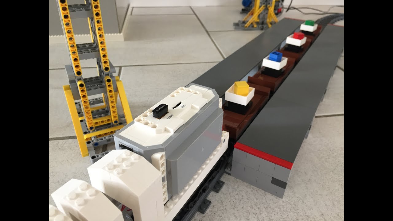 Fully automatic loading of a Lego train, by Sioux.NET on Track - YouTube