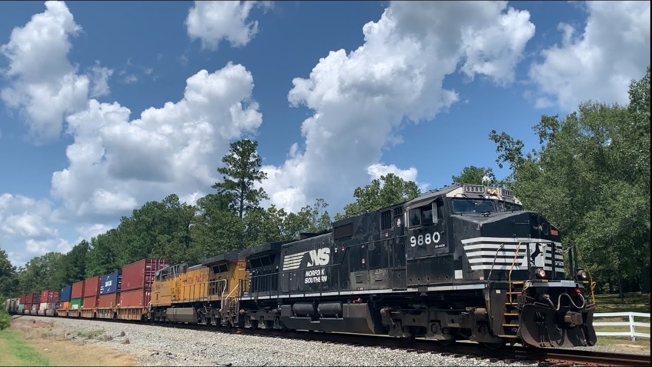 NS 9880 & UP 9644 Lead 242 Briskly Out of Union, SC!!! - YouTube