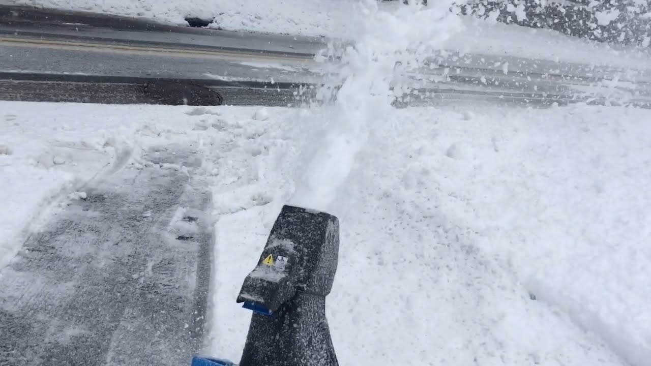 Heavy Snow Hart 40v Brushless 18" Snowblower single stage Thrower will ...