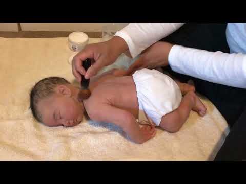 Powdering and Changing Silicone Baby Aria (Melina by Andrea Arcello)