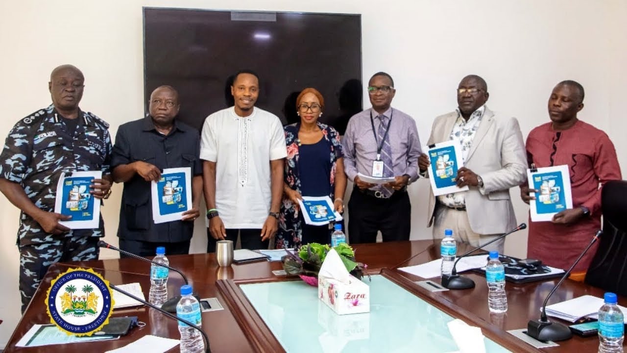 Chief Minister Hands Over Tripartite Report To State Institutions For ...