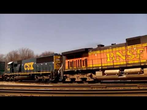 CSX Q146 @ WELLSBORO, IN 4 4 15 BNSF 5039 CSX 8505 - YouTube