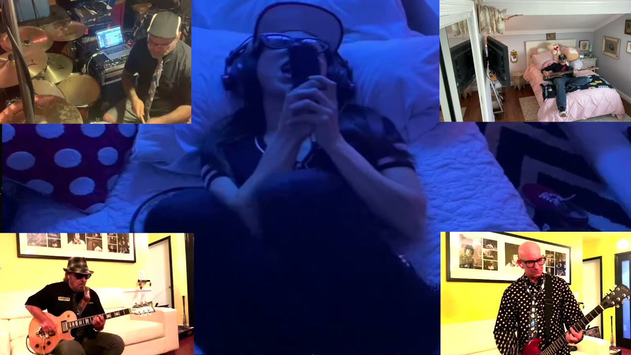 Jen Razavi from The Bombpops sings Green Day hit LONGVIEW w/ Punk Rock ...