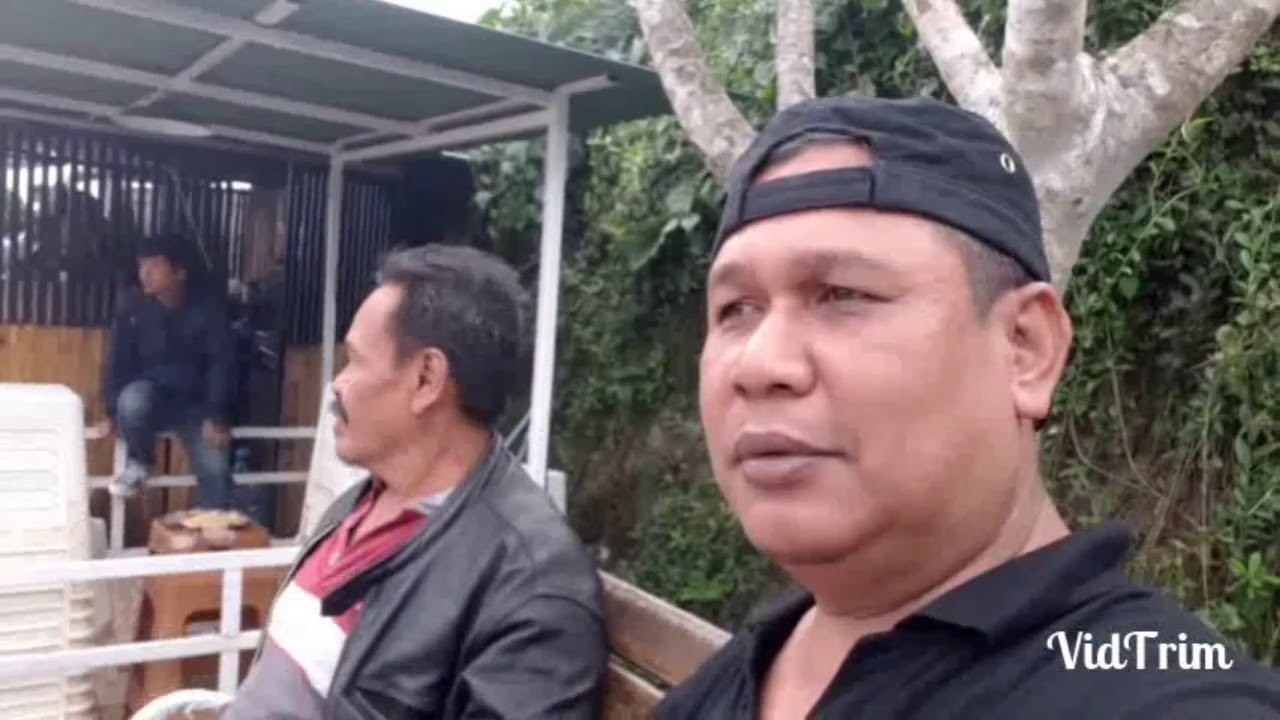 TEMPAT NGOPI DENGAN VIEW KEREN ( taman fathan bukit hambalang) - YouTube