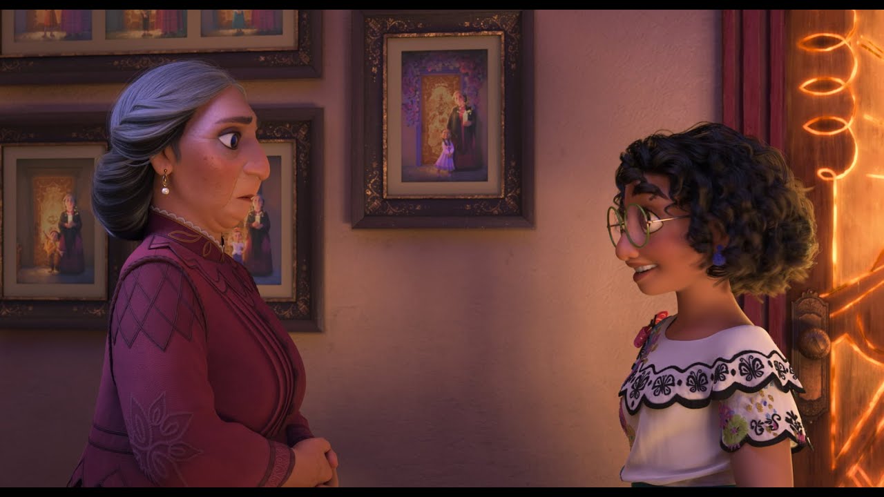 Encanto (2021) - Mirabel encuentra la Visión de Bruno Parte 2 - YouTube