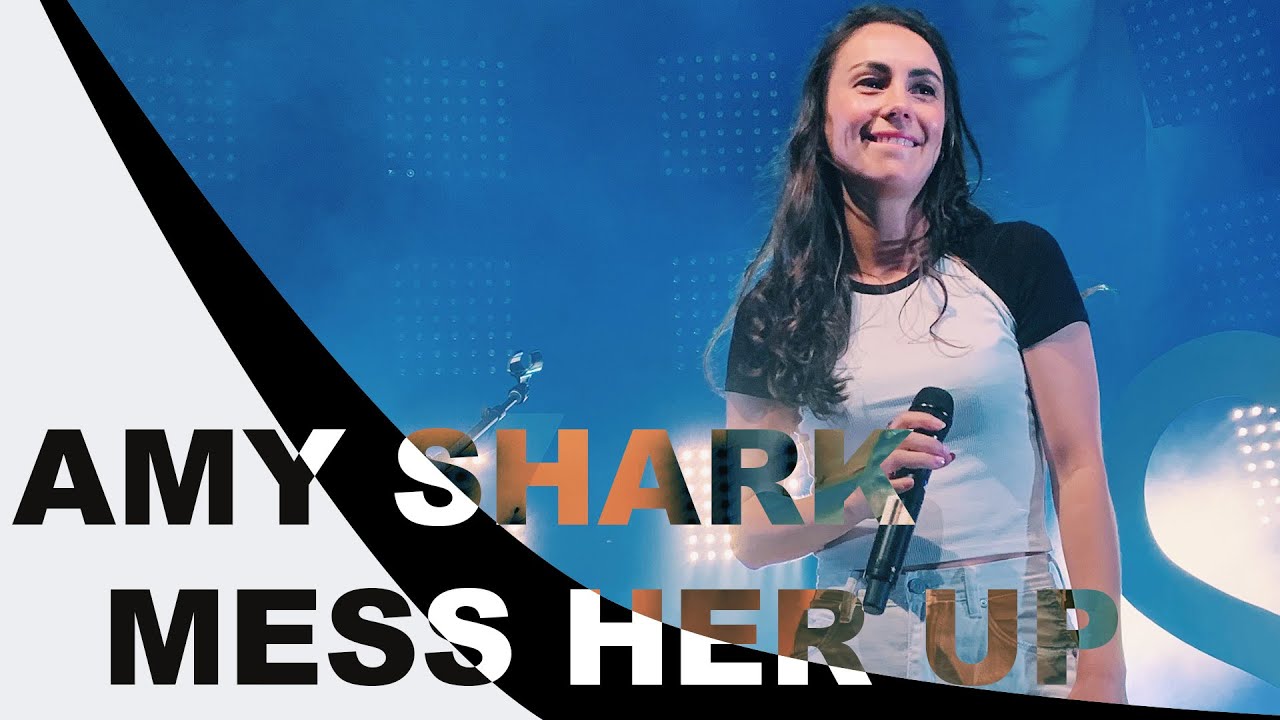 Amy Shark- Mess Her Up (LIVE) - YouTube