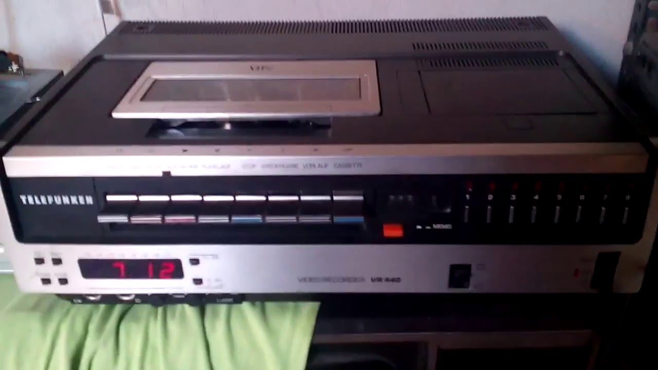 TELEFUNKEN VR 440 VCR 1981 - YouTube