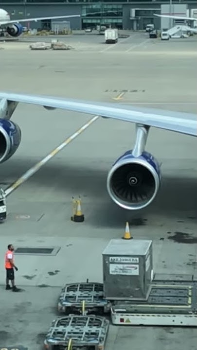Boeing 747 Engine - YouTube