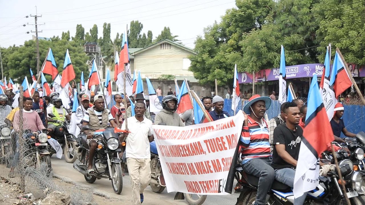 TAZAMA MAANDAMANO YA CHADEMA/ MBOWE NA LEMA WAONGOZA KUTOKEA BUGURUNI ...