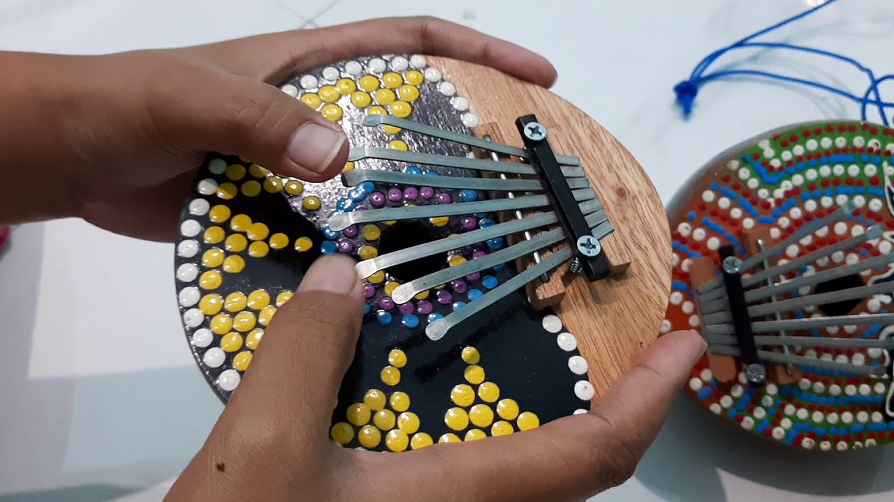Alat Musik / Mainan Tradisional KALIMBA KARIMBA - YouTube