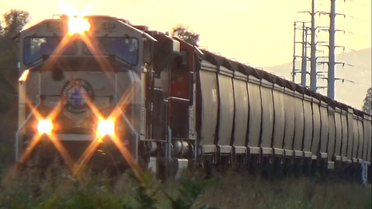 BNSF 9649 SD70MAC Carrusel Con Remota al Final!!!! - YouTube