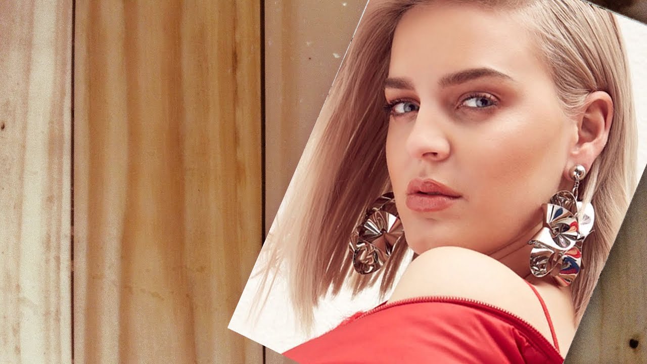 amazing Pointillism drawing Anne Marie - YouTube