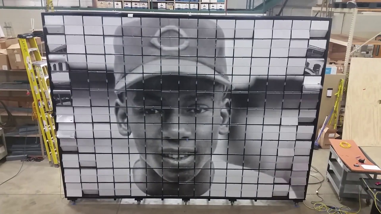 Split-Flap Display - YouTube