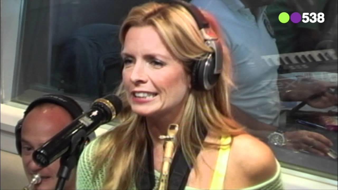 Radio 538: Candy Dulfer - Hey Now (live bij Evers Staat Op) - YouTube