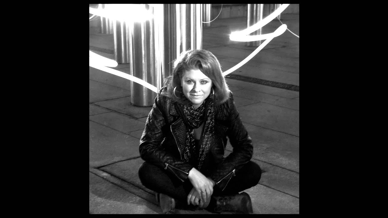 Tracy Moar - Linger - YouTube