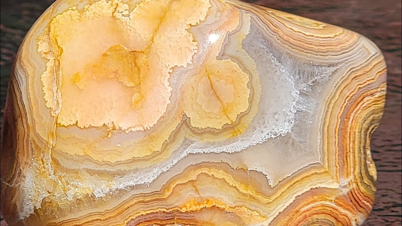 Polished Crowley's Ridge agate. Before and after pictures. - YouTube