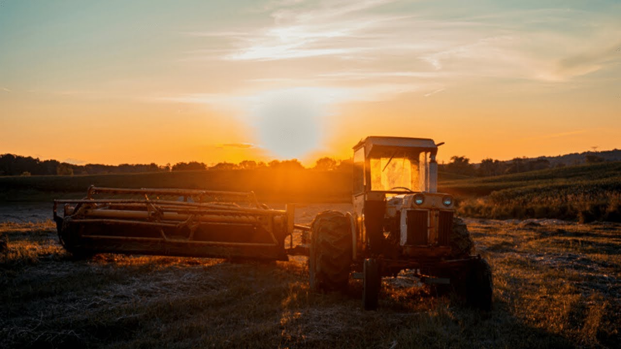 Relaxing music Tractor noise at dusk [1H] - YouTube