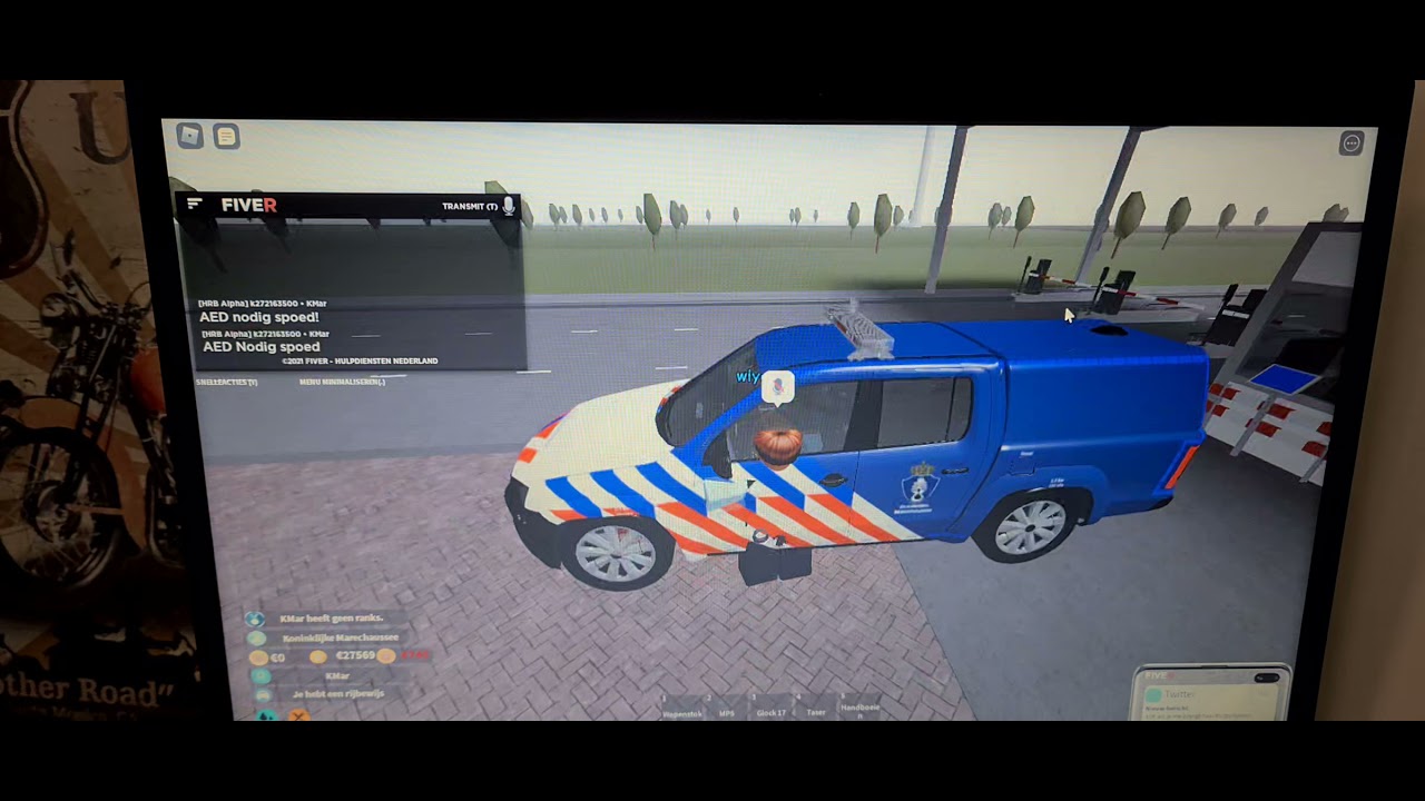 een politie dienst en kmar dienst draaien/fiver roblox - YouTube