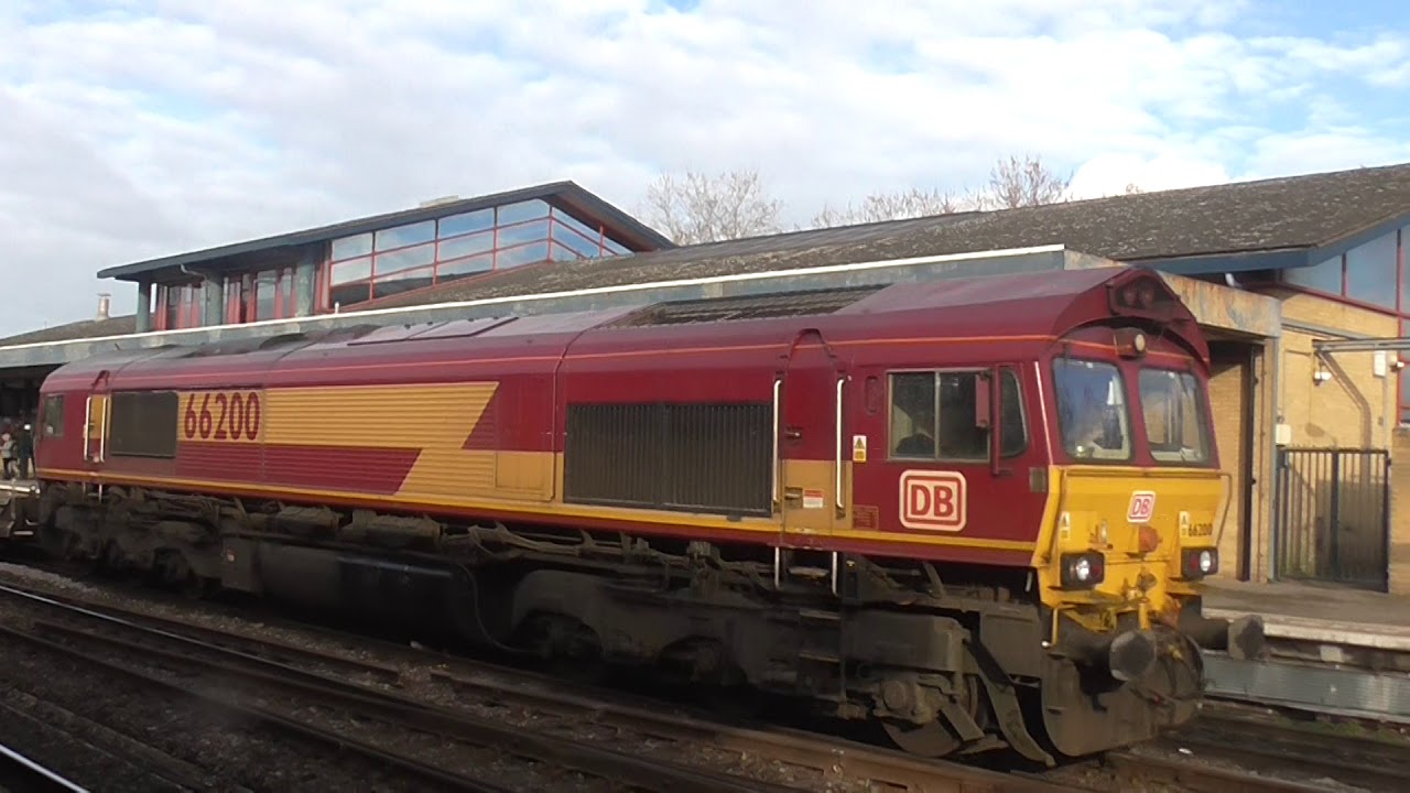 DB Cargo UK Class 66 no: 66200 @ Oxford {4O21} 06/02/2018. - YouTube