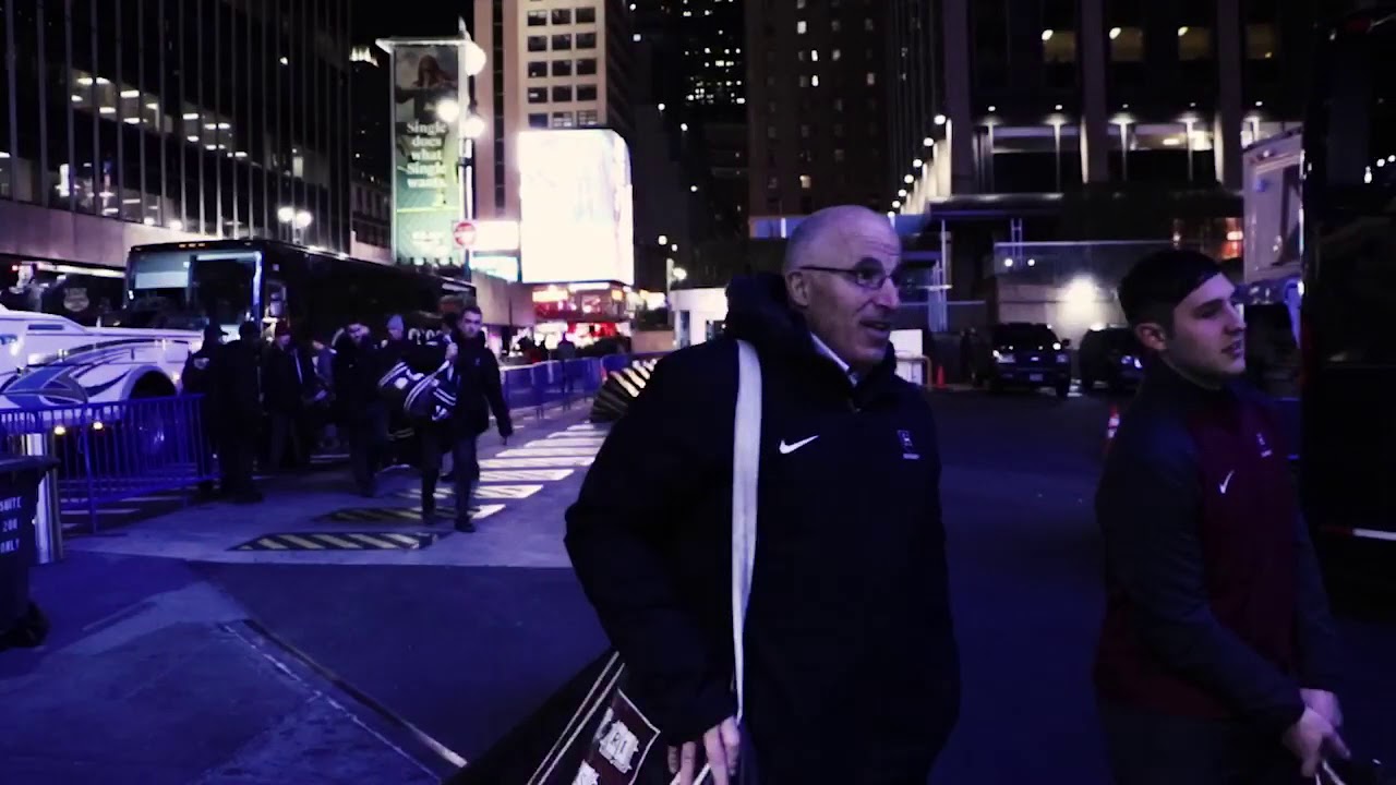 Men's Ice Hockey at The Frozen Apple: Unloading at MSG - YouTube