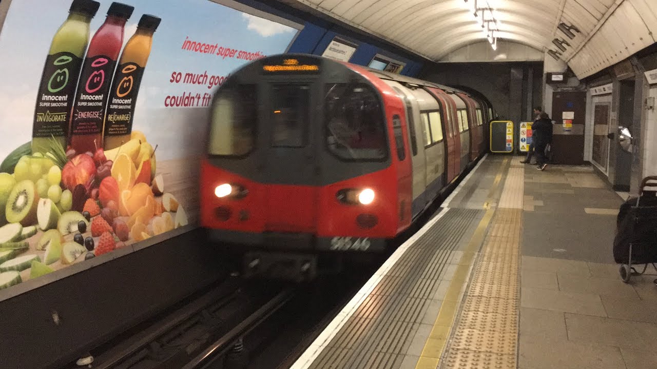 Northern Line 1995 Stock at Stockwell LUL - YouTube
