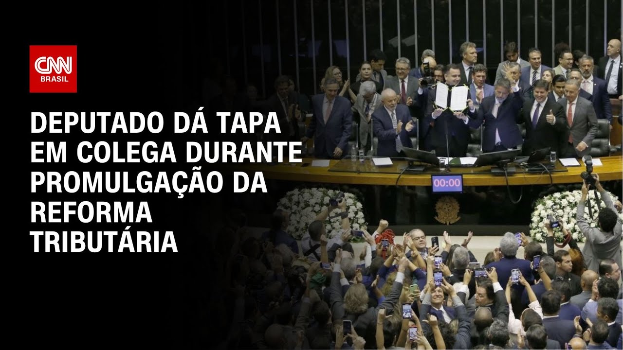 Deputado Dá Tapa Em Colega Durante Promulgação Da Reforma Tributária