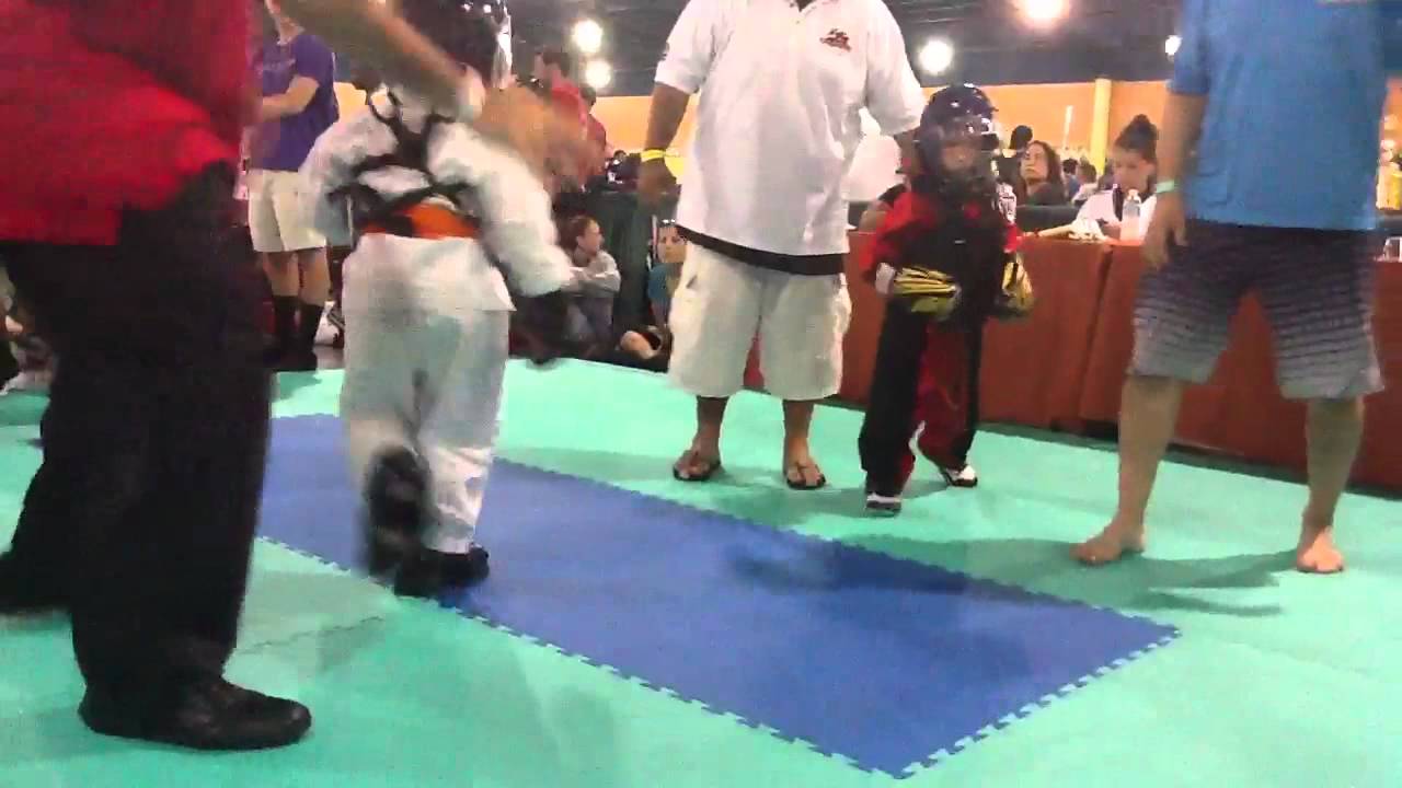 Dylan lopez karate - YouTube