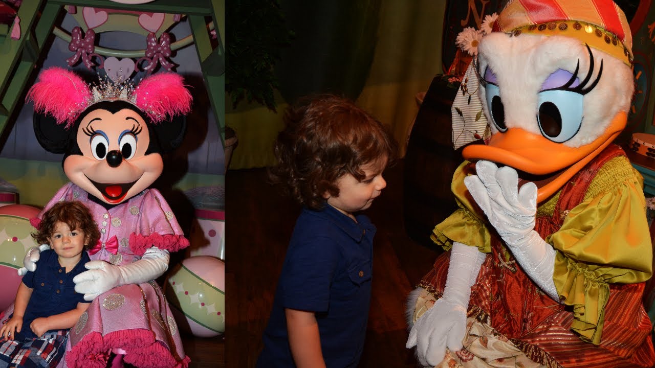 Meeting Circus Minnie Mouse & Daisy Duck in the Magic Kingdom at Disney ...
