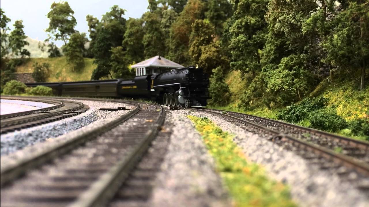 HO railroad C&O George Washington passenger train - YouTube