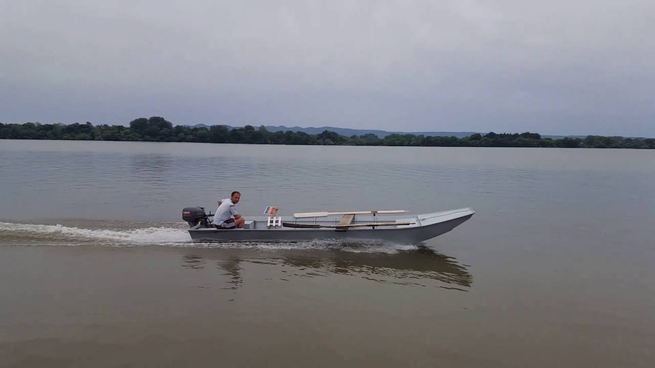 Barcă Dunăre - YouTube