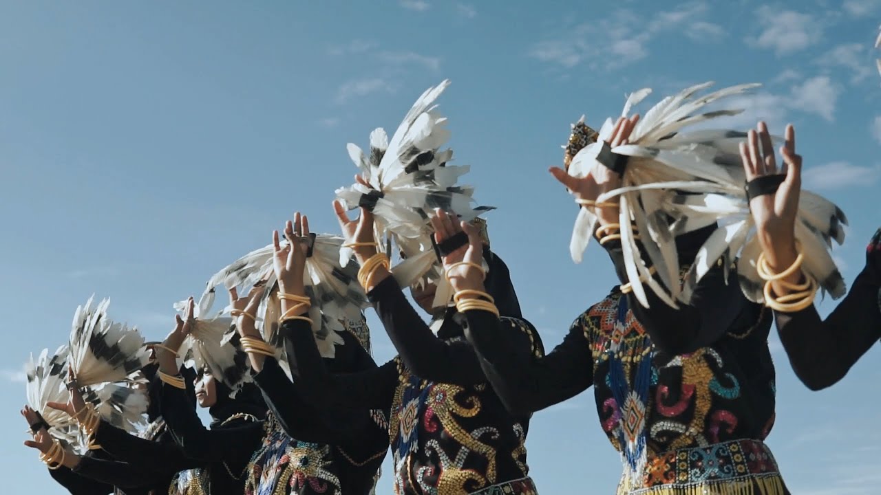 The Dayak Dance by Sanggar Seni Sapati Buton - YouTube