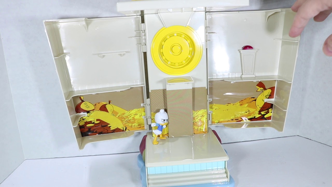 New DuckTales Toys - Scrooge McDuck's Vault, Actions Figures Unboxing ...