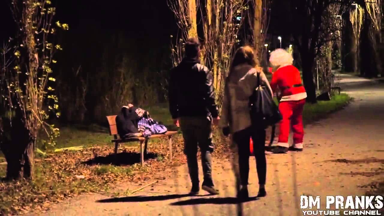 Psycho Santa scare cam! - YouTube